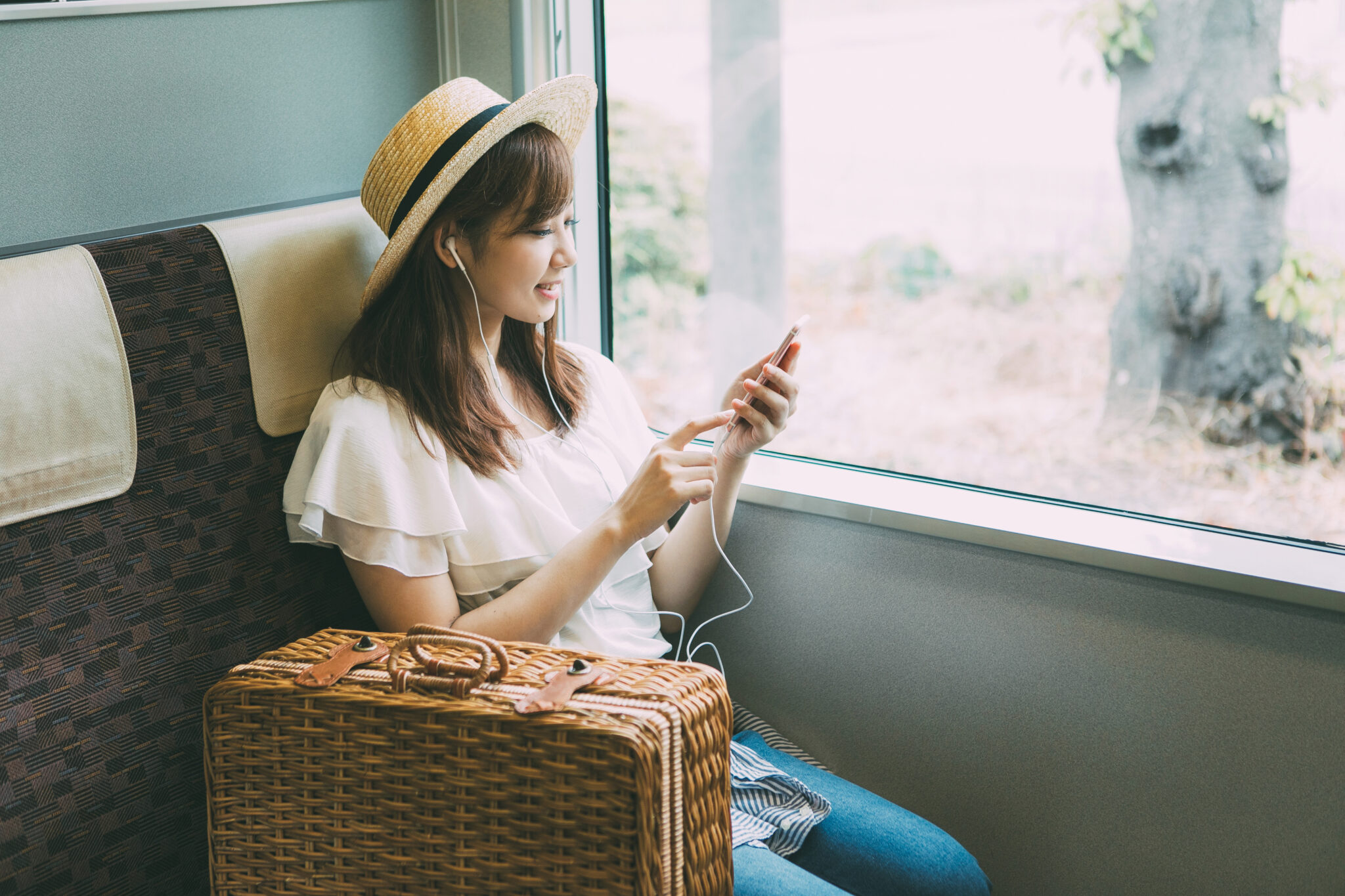 Acomo, Inc - More Efficiency for Tourism